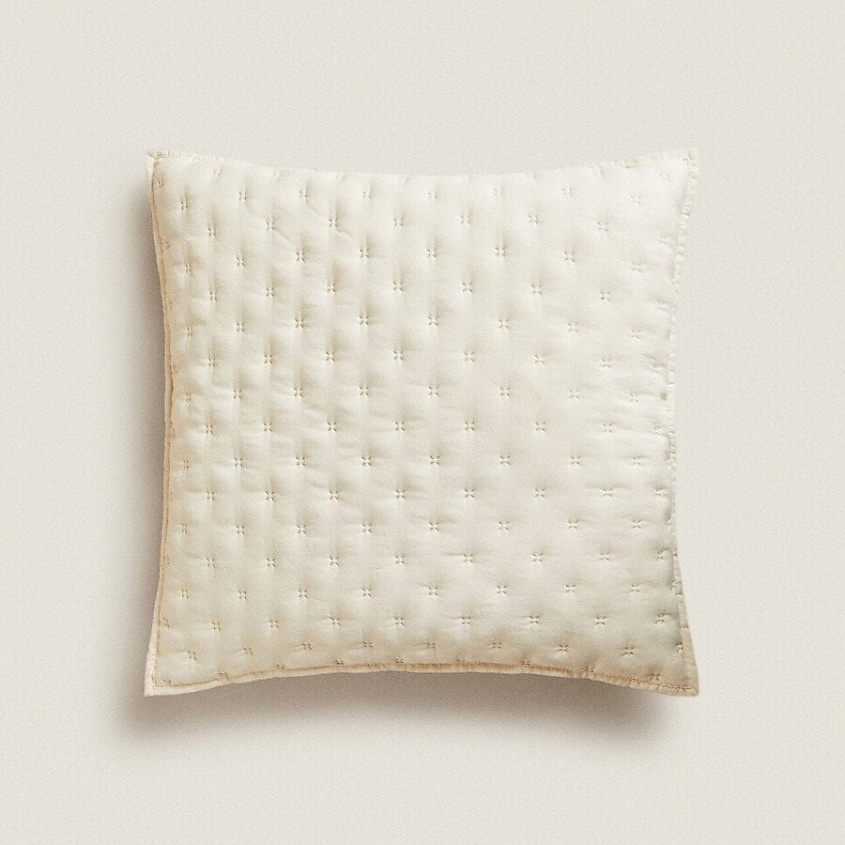 ZARA HOME Стеганый чехол на подушку в горошек 50 x 50 купить по цене ...