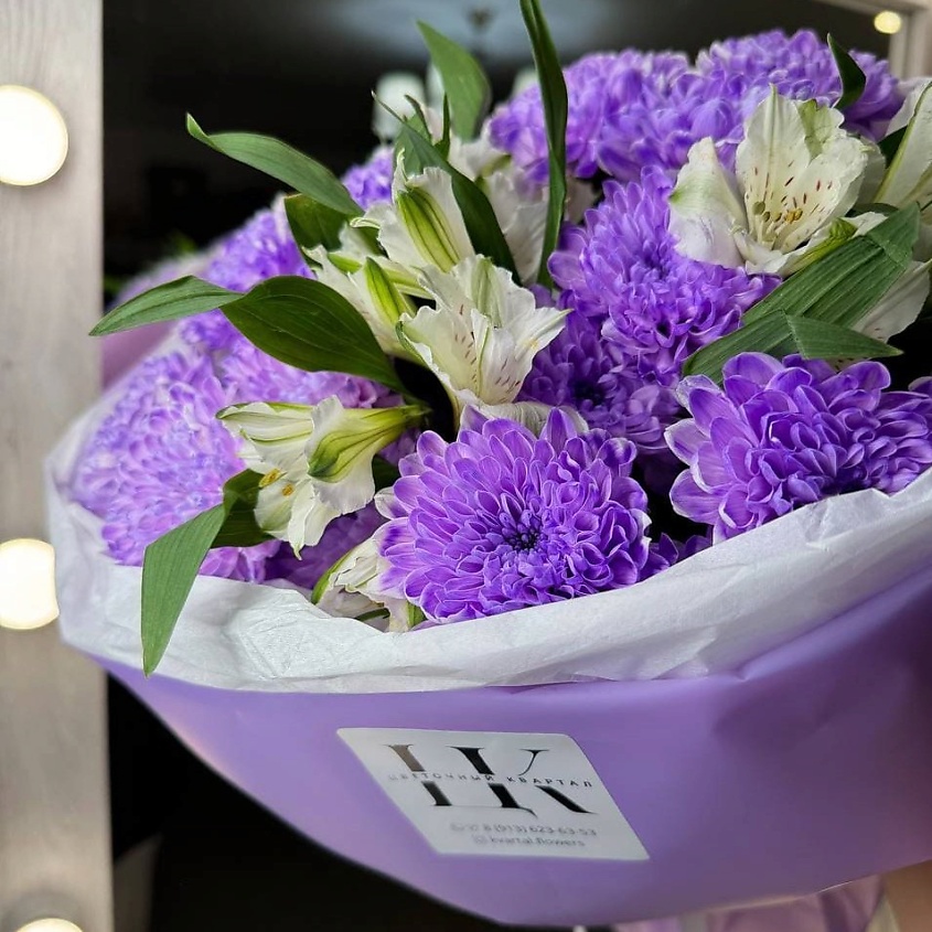 АЗАЛИЯ FLOWERS Букет из кустовой хризантемы и альстромерии "purple ...